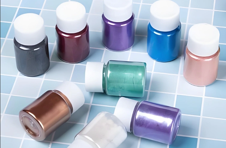 How to Use Mica Powder in Acrylic Paint (Quick Guide for Beginners ...